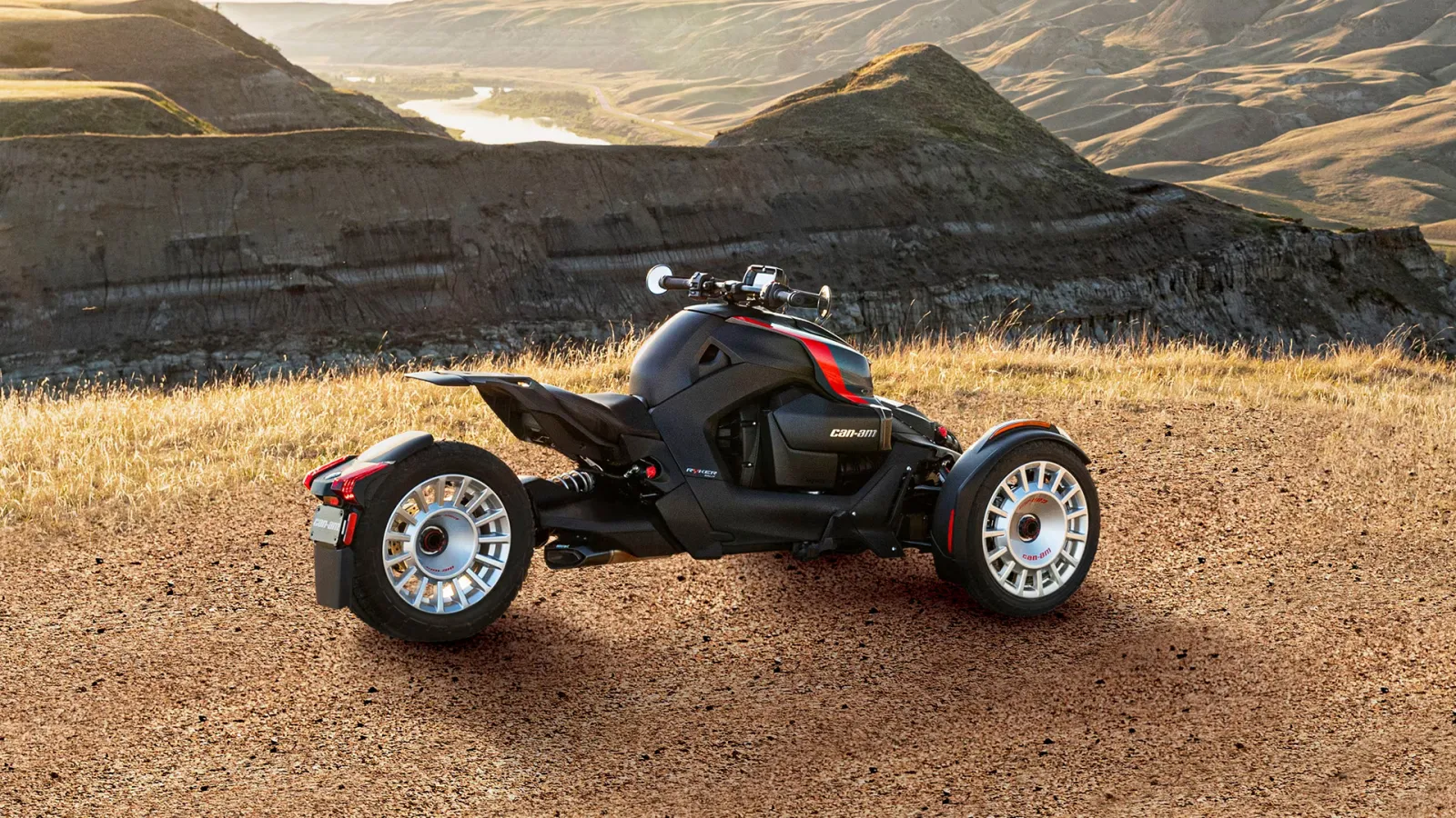 Novedades 2024: Can-Am On-Road - DA Powersports